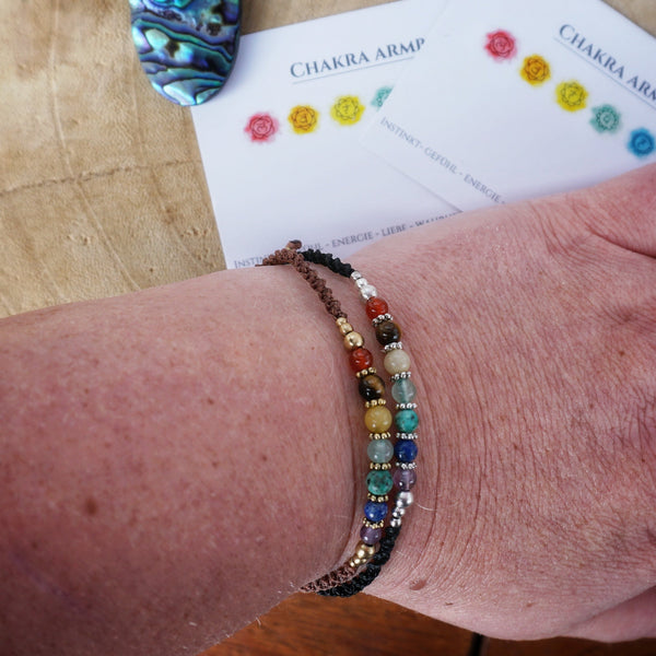 Edles Chakra Armband mit Edelsteinen – Milu Arts and Macrame